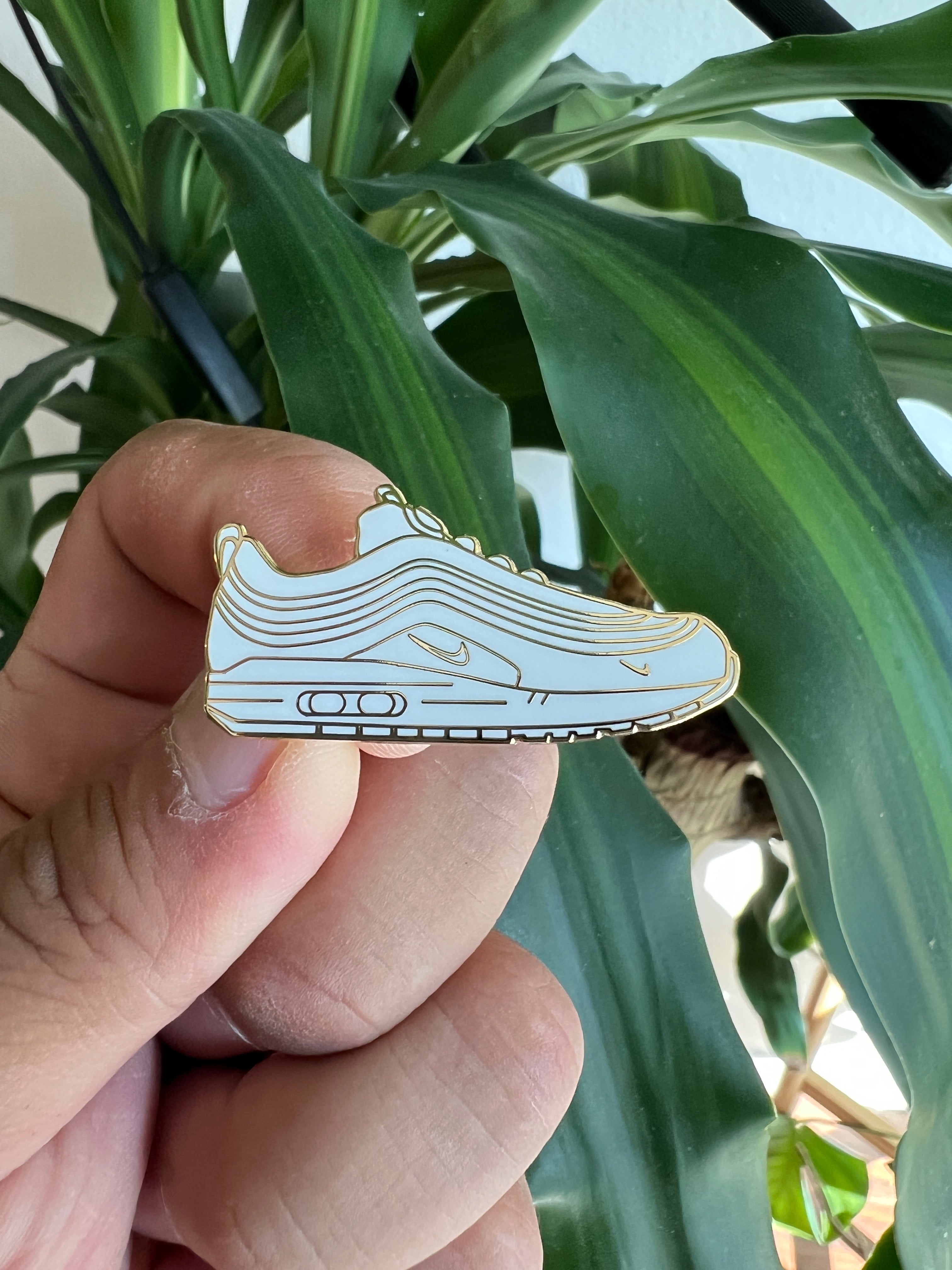 Sean Wotherspoon AirMax 1/97 Gold and White Hard Enamel Pin – Hype Pins