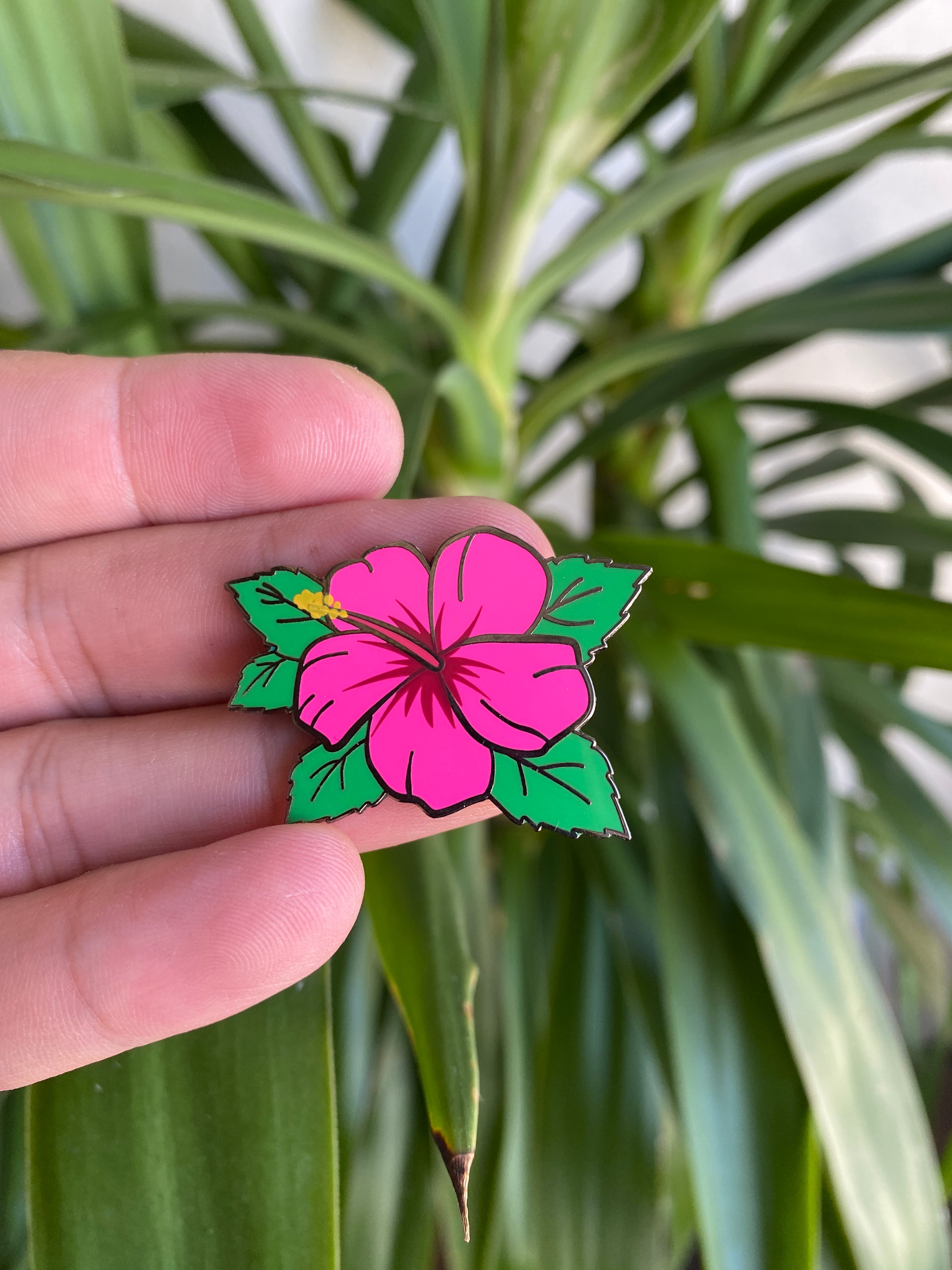 Hibiscus Hard Enamel Pin 🌺 – Hype Pins