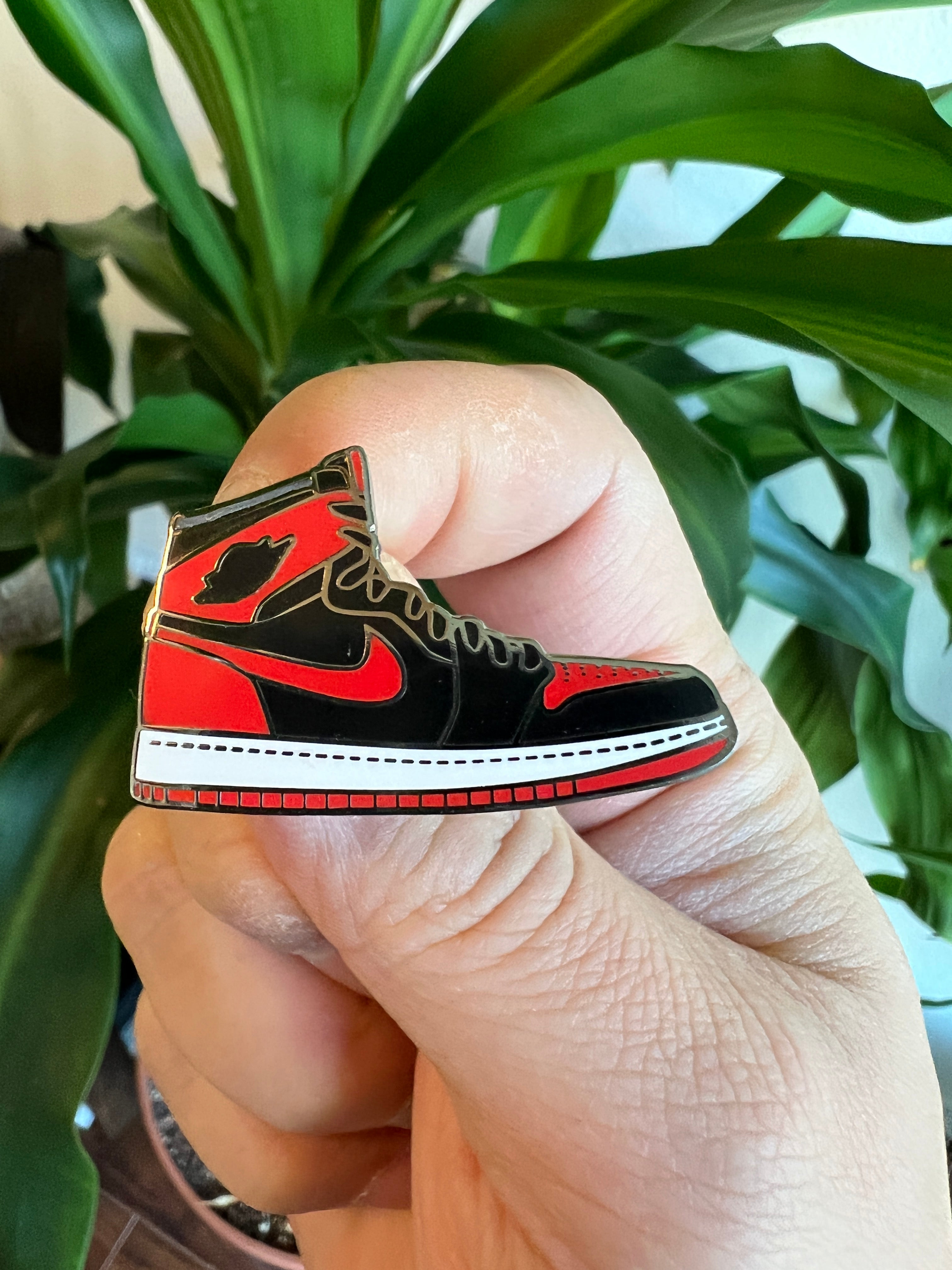 Air Jordan 1 | Bred – Hype Pins